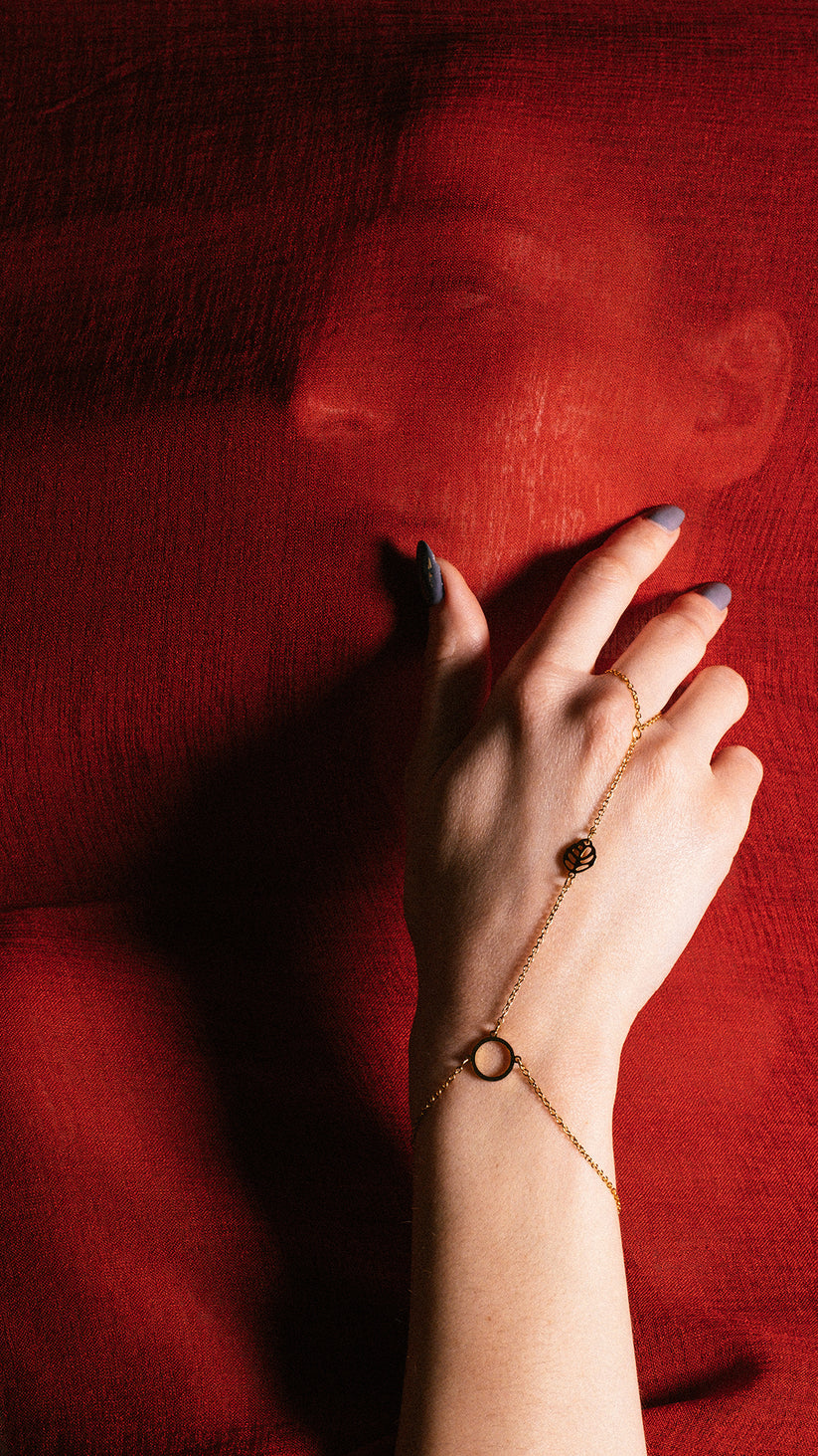 Leaf Hand Chain – My Bree’s